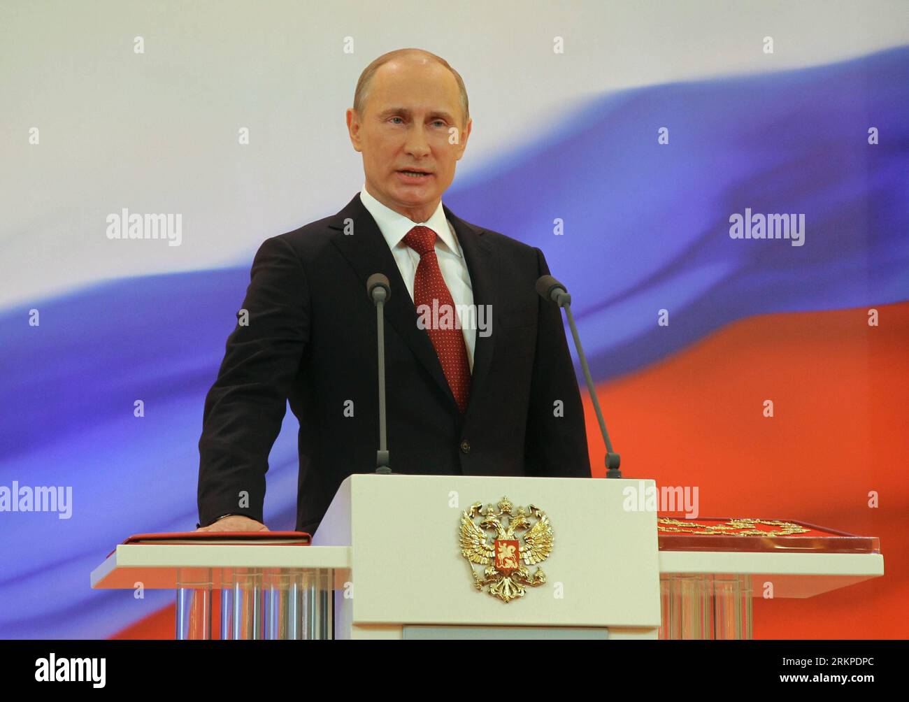 Vladimir putin 2000 hi-res stock photography and images - Alamy