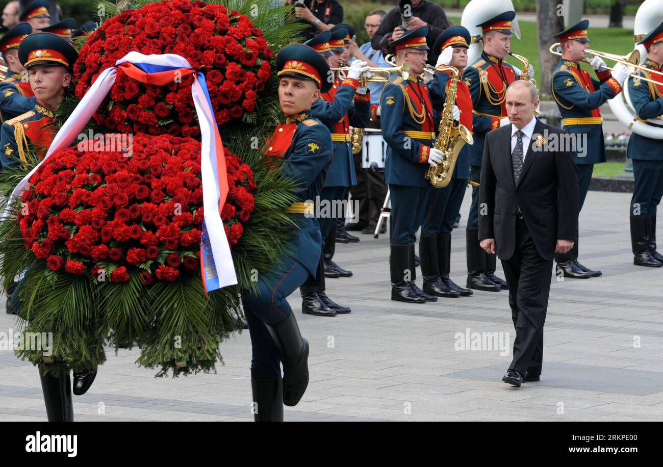 Vladimir putin 2000 hi-res stock photography and images - Alamy