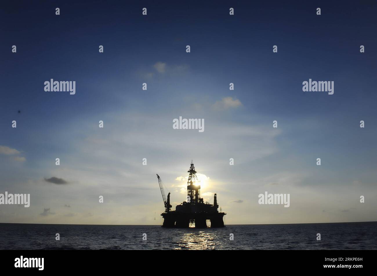 981 oil hi-res stock photography and images - Alamy