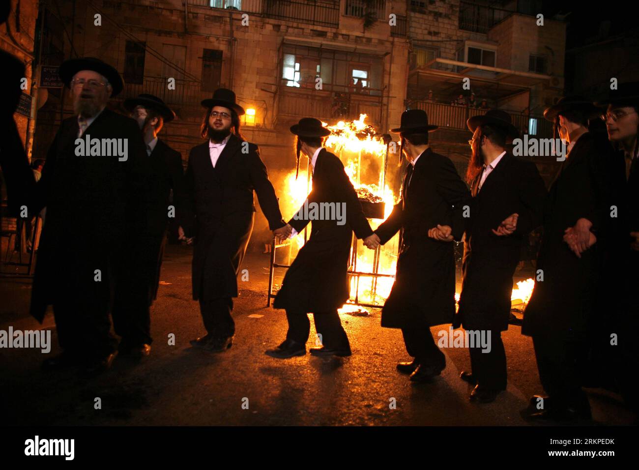 Roman bonfires hi-res stock photography and images - Alamy