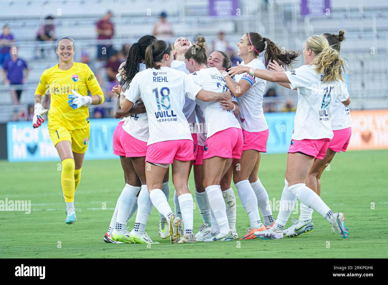 Goal wave hi-res stock photography and images - Alamy