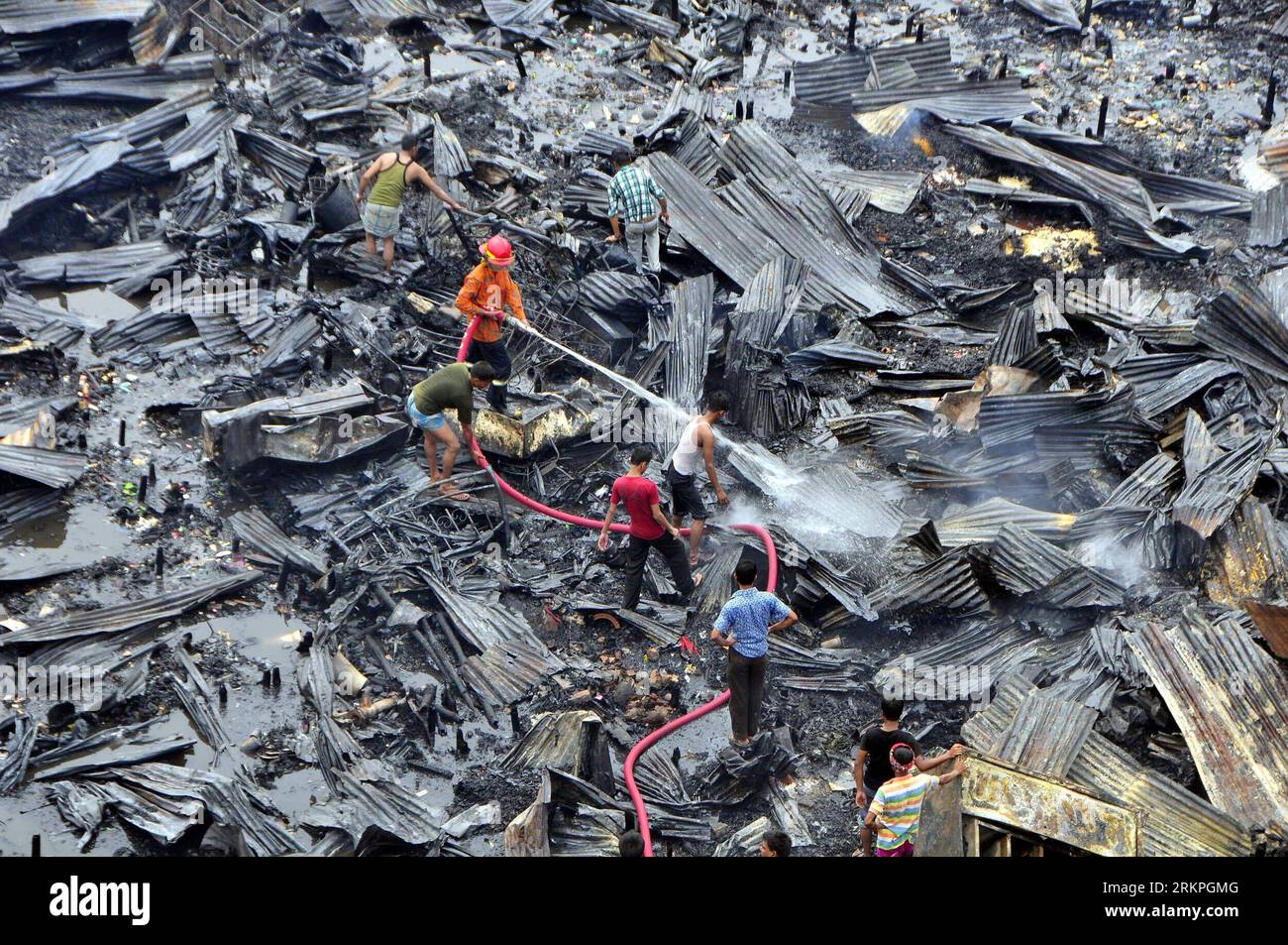 Feuer in slums hi-res stock photography and images - Alamy