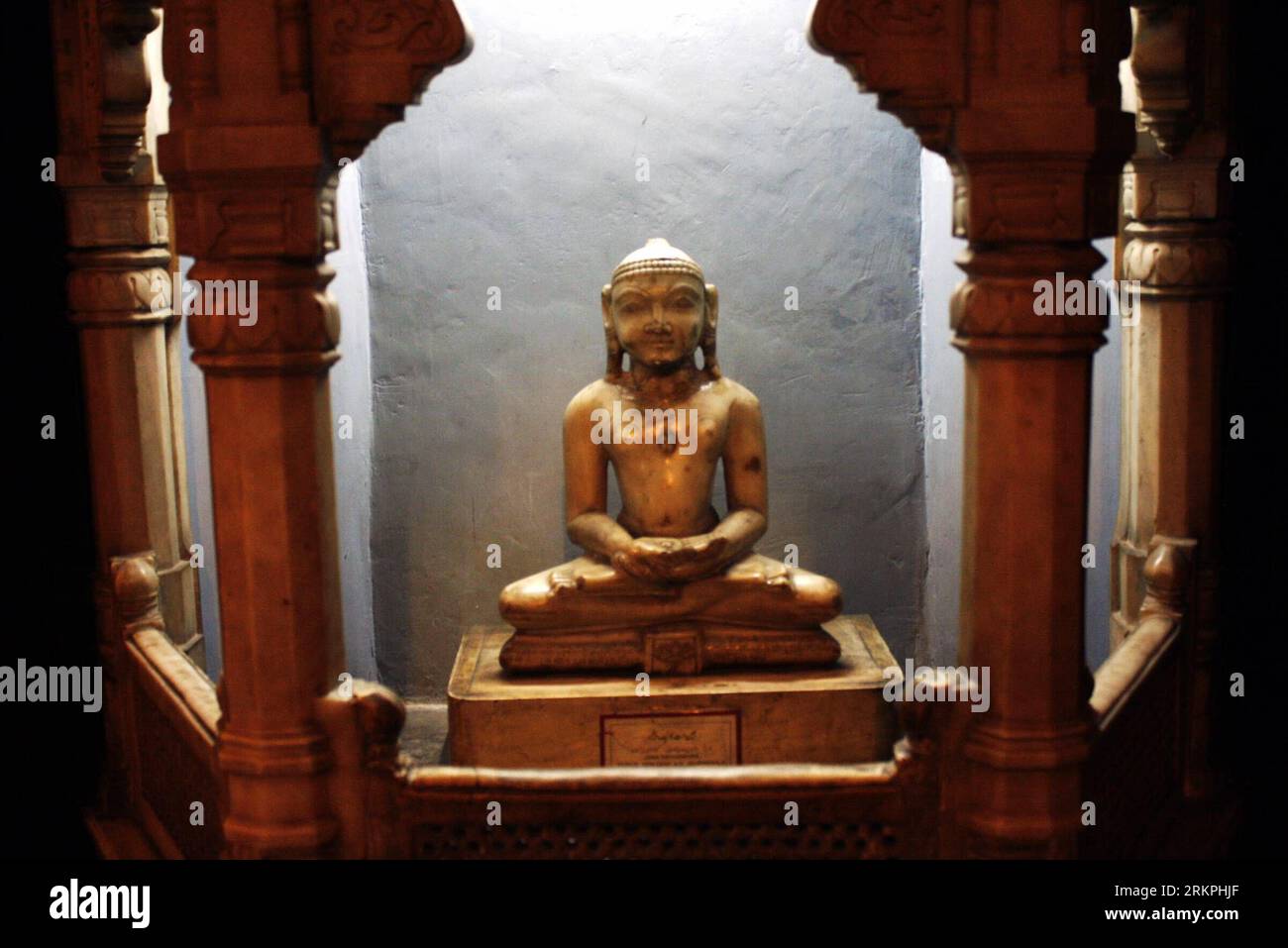 Buddhist statue pakistan hi-res stock photography and images - Alamy