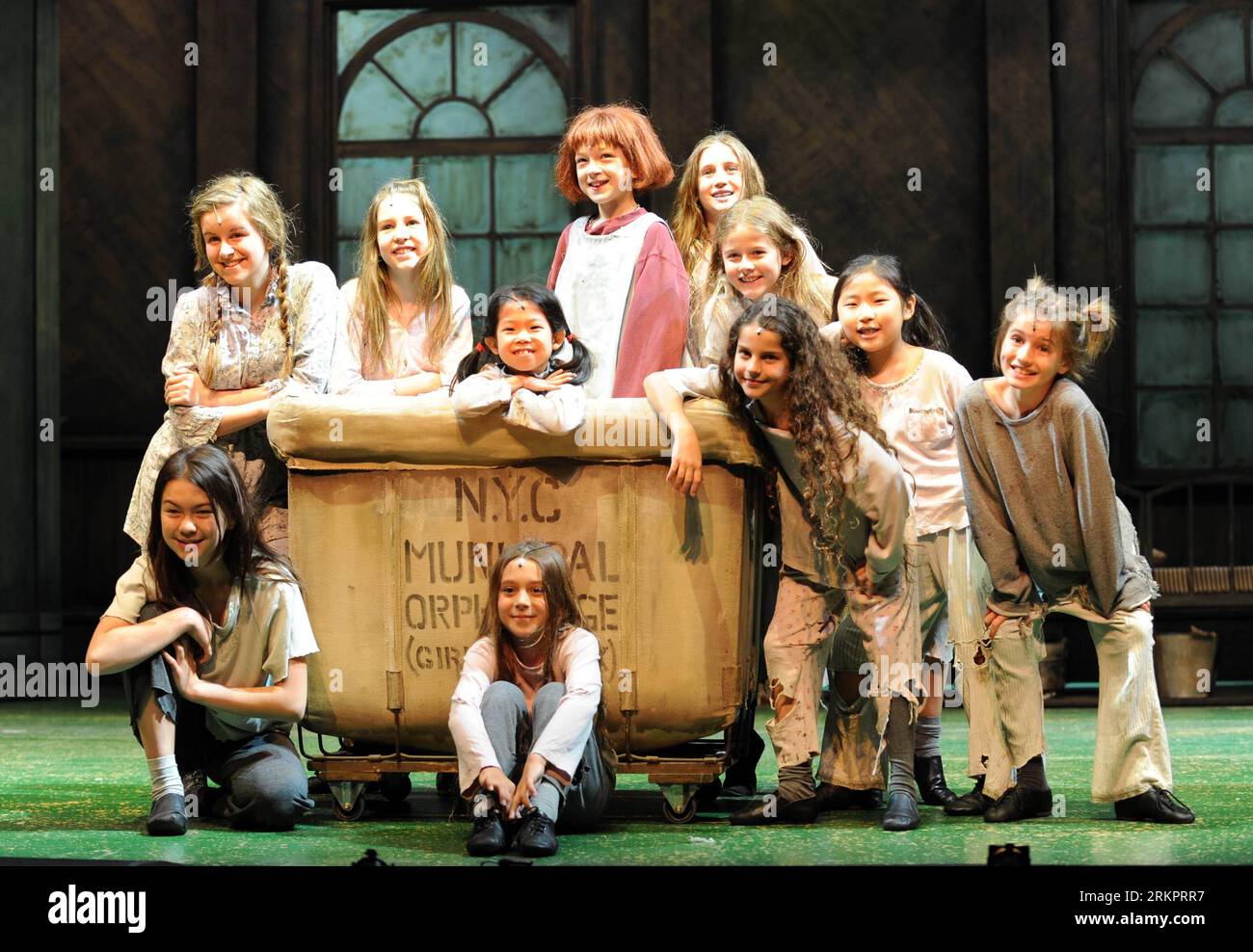 Little orphan annie comic strip hi-res stock photography and images - Alamy