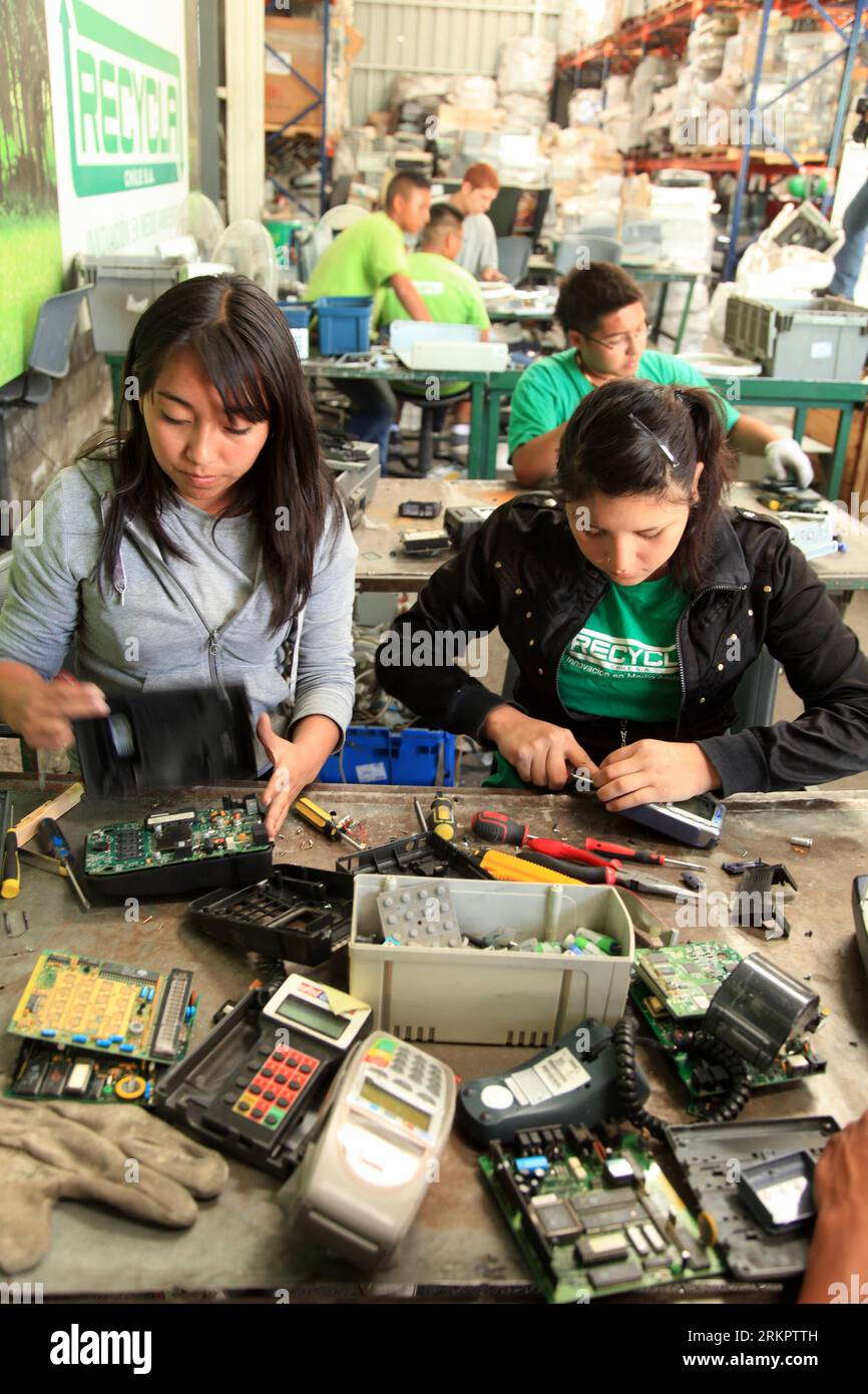Dismantling electronic waste hi-res stock photography and images - Alamy