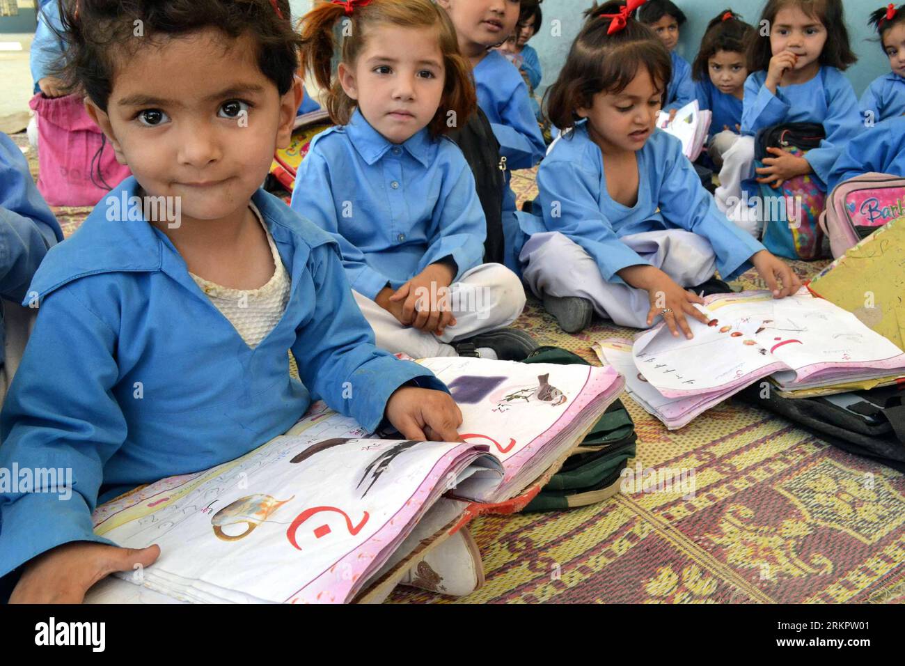 Underprivileged schools hi-res stock photography and images - Alamy