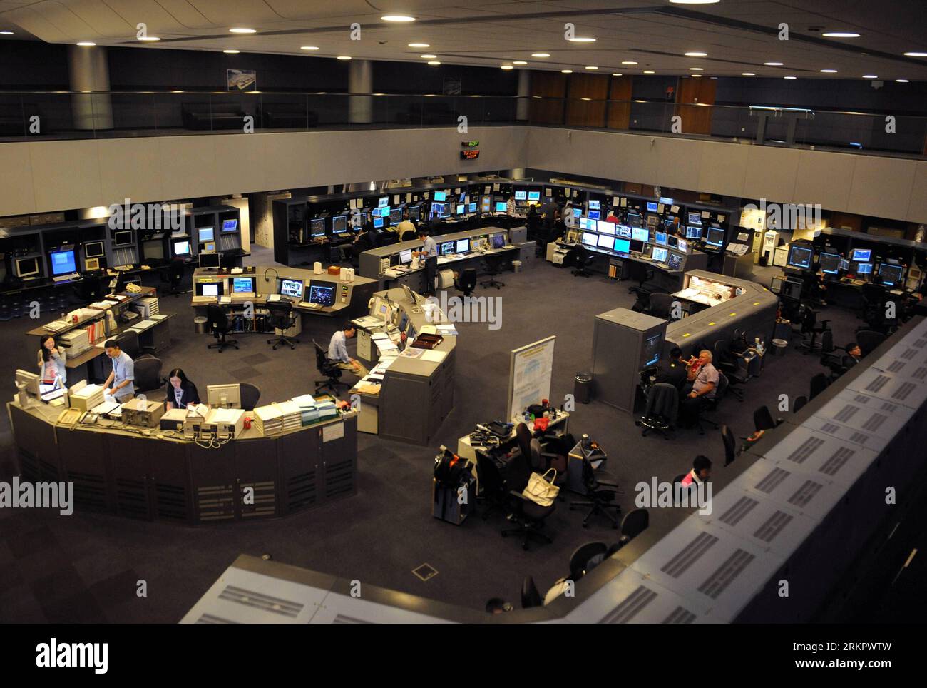 International search and rescue center hi-res stock photography and ...