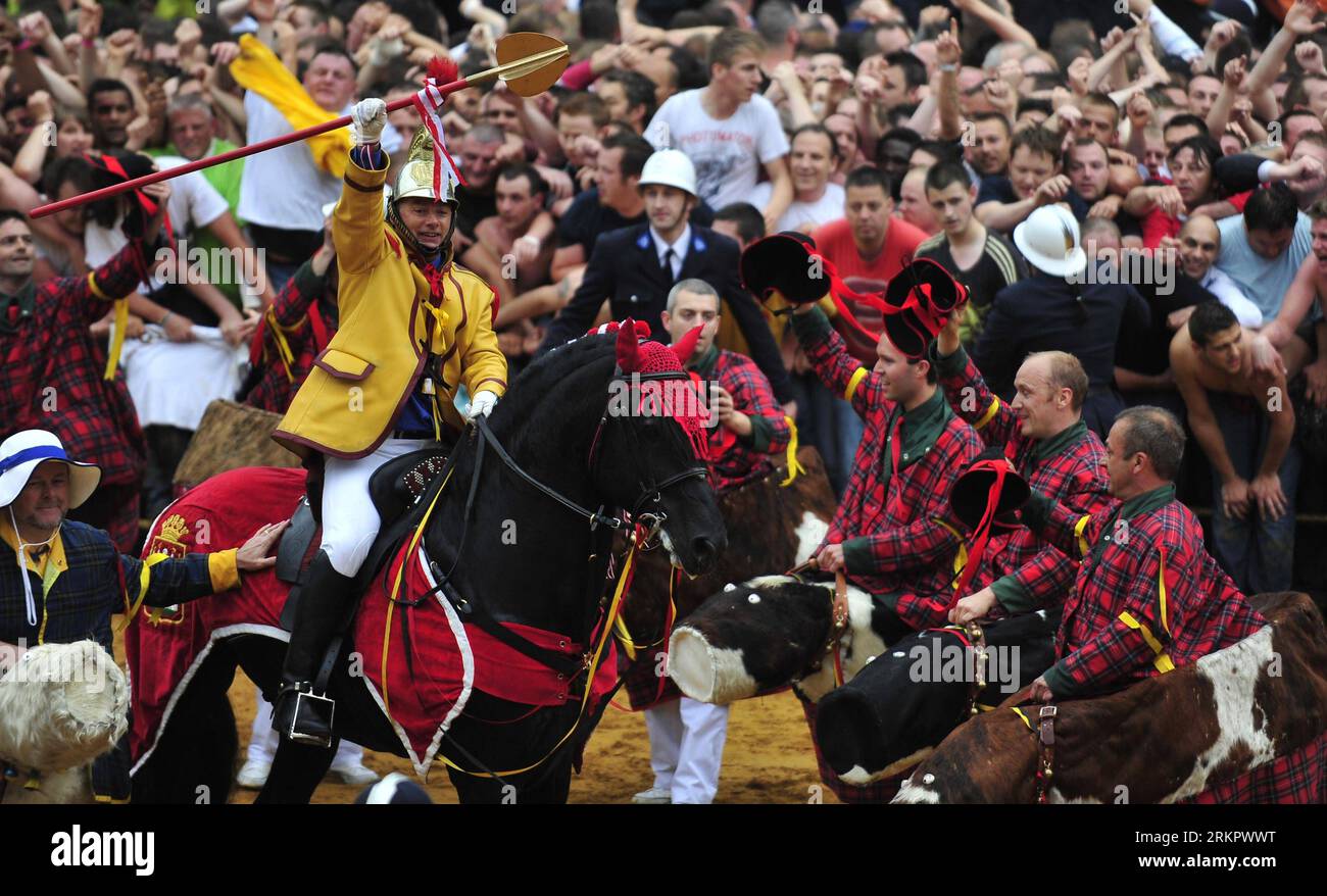 Combat de saint george hi-res stock photography and images - Alamy