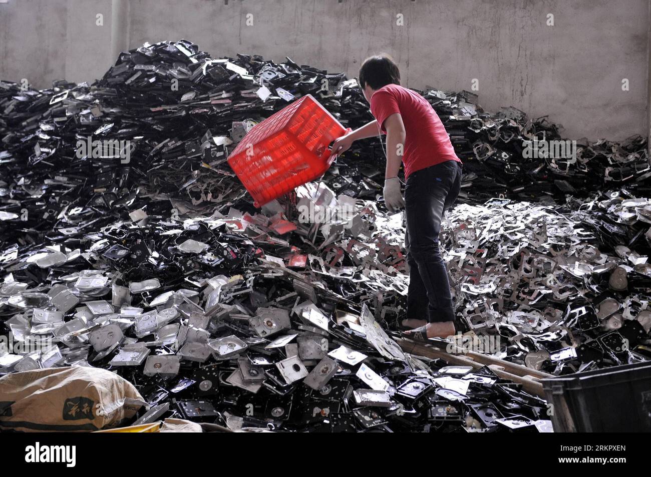 Guiyu hi-res stock photography and images - Alamy