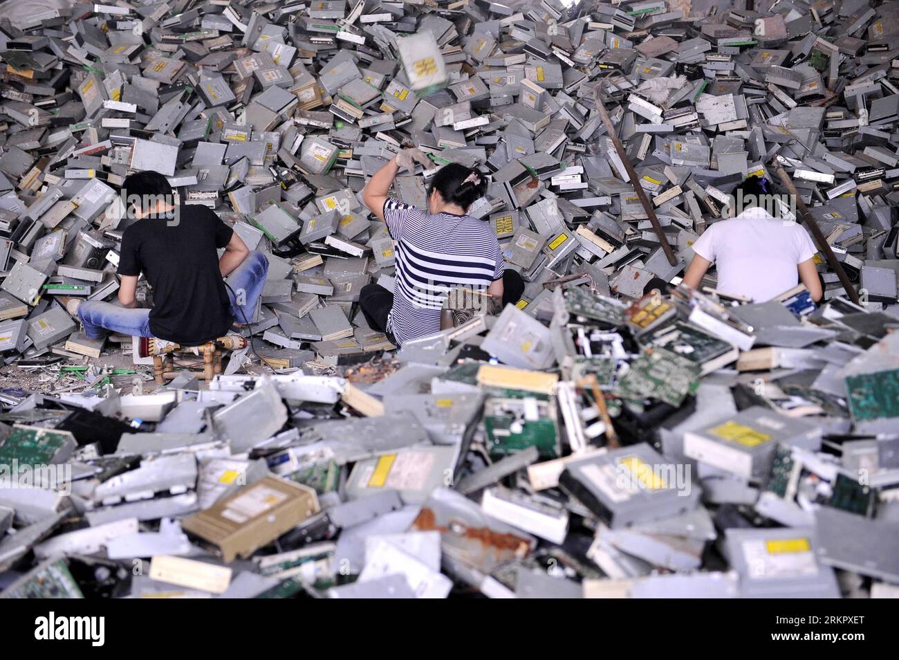 Guiyu electronic waste hi-res stock photography and images - Alamy