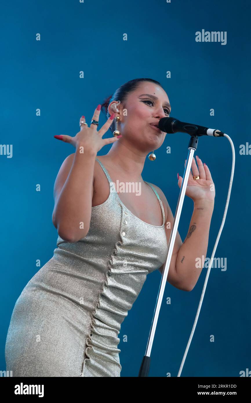 Raye singer hi-res stock photography and images - Alamy