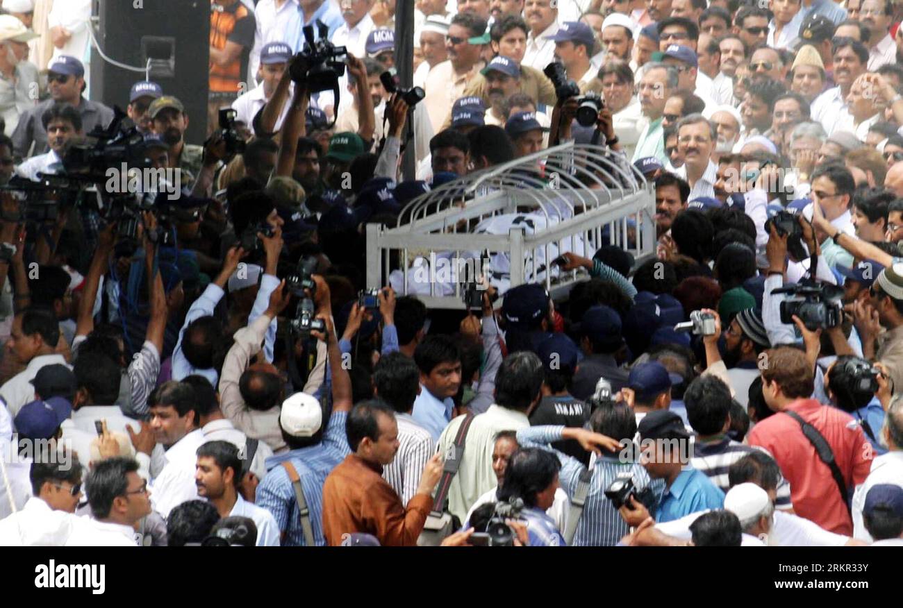 Pakistani ghazal hi-res stock photography and images - Alamy