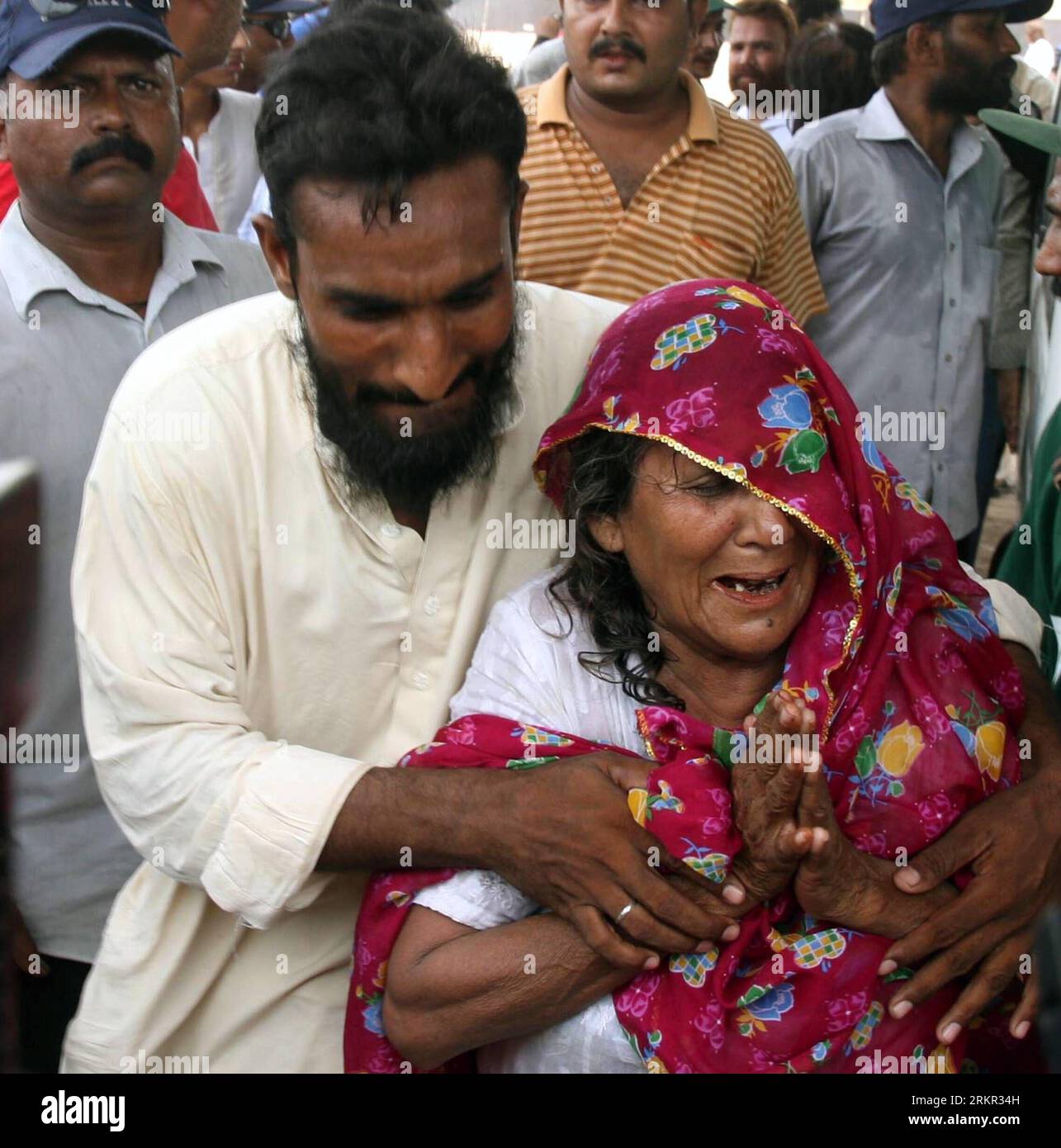Pakistani ghazal hi-res stock photography and images - Alamy