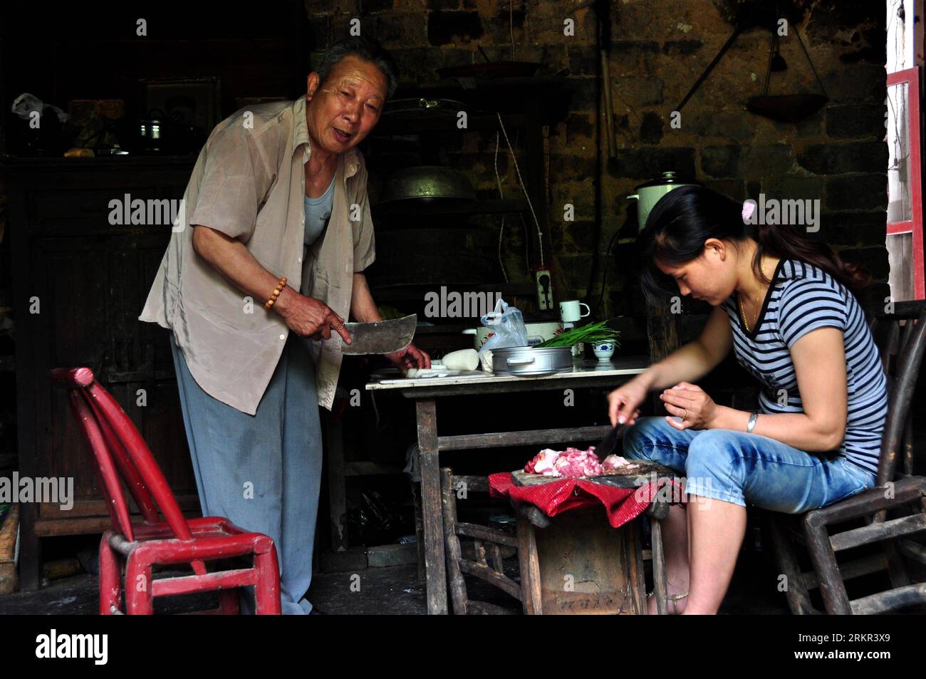 Ziqin zhou hi-res stock photography and images - Alamy