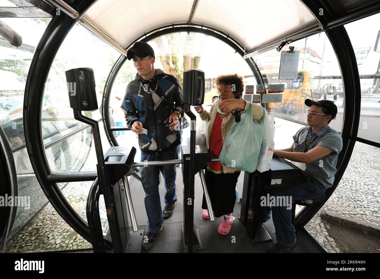 Curitiba bus station hi-res stock photography and images - Alamy