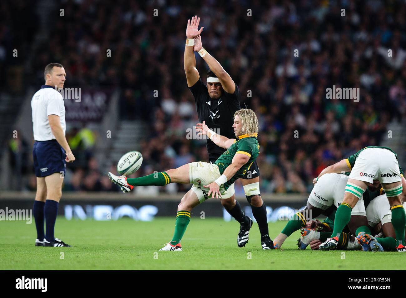 LONDON, UK - 25th Aug 2023: Faf de Klerk of South Africa under pressure ...