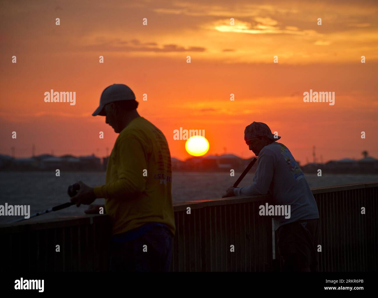 Louisiana oil dead fish hi-res stock photography and images - Alamy
