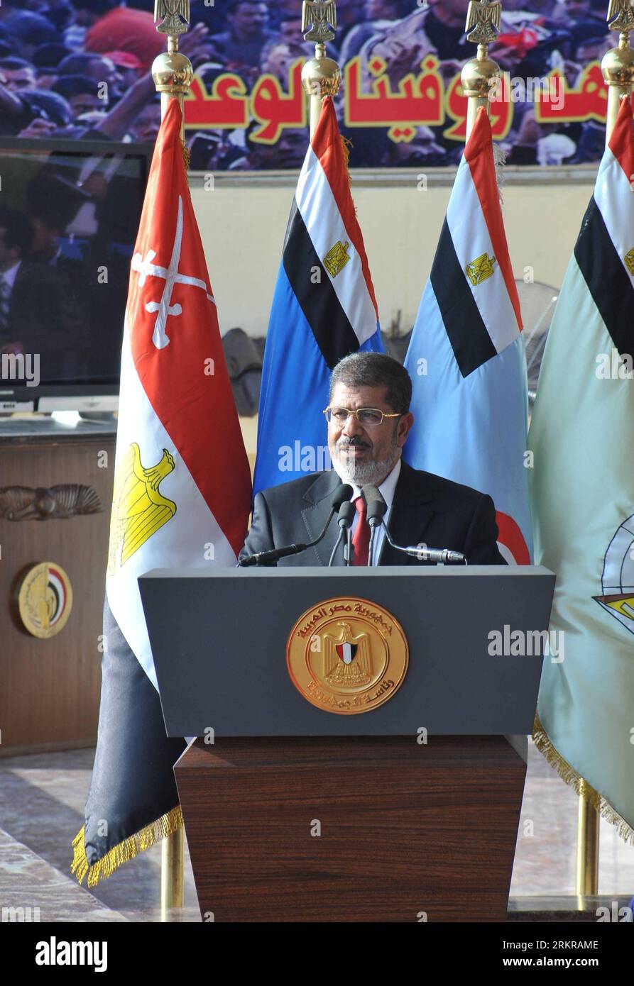 Egyptian military parade in cairo hi-res stock photography and images ...