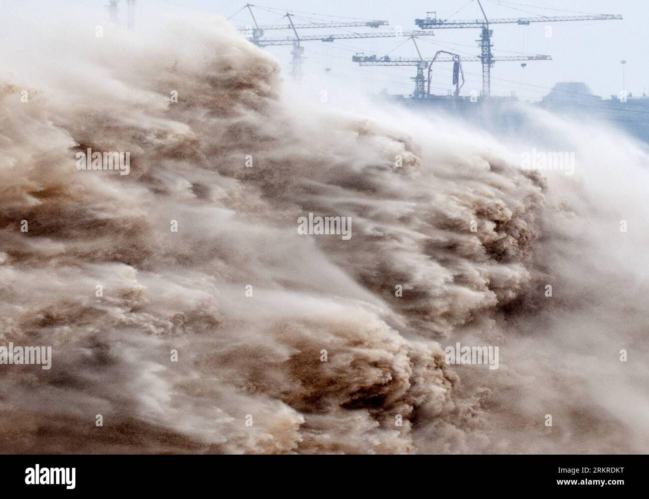 Flood storage reservoir flow control hi-res stock photography and ...