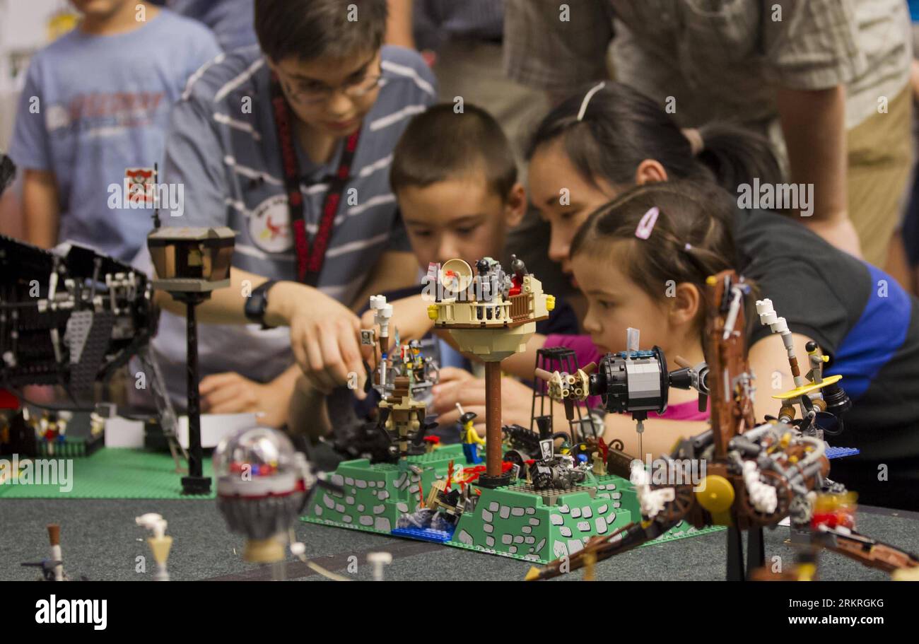 Canada toronto lego hi-res stock photography and images - Alamy