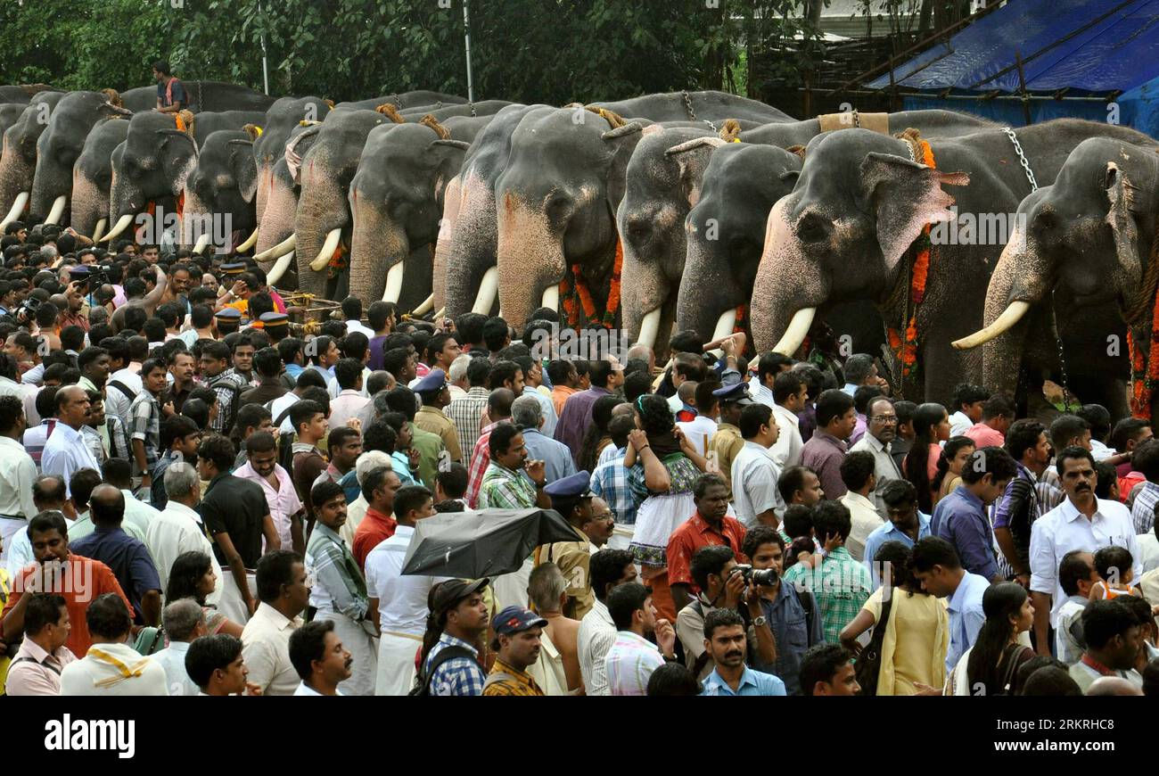 Vadakkunnathan temple hi-res stock photography and images - Alamy