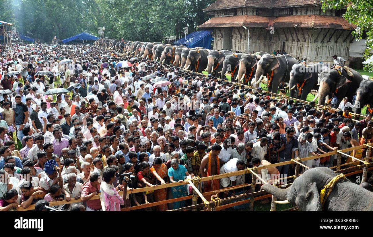 Vadakkunnathan temple hi-res stock photography and images - Alamy
