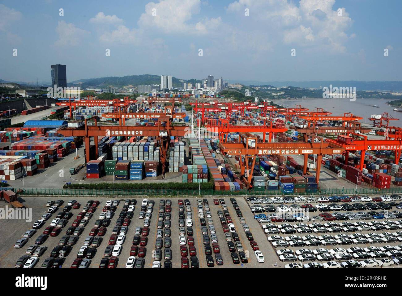 Teu twenty foot equivalent unit hi-res stock photography and images - Alamy