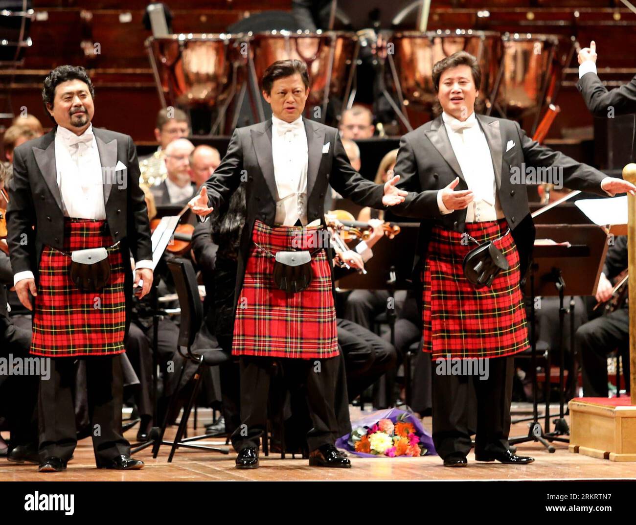 We song lun hi-res stock photography and images - Alamy