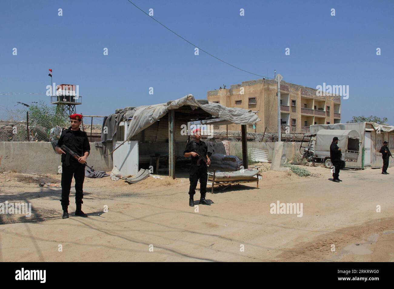 Egypt checkpoint security hi-res stock photography and images - Alamy