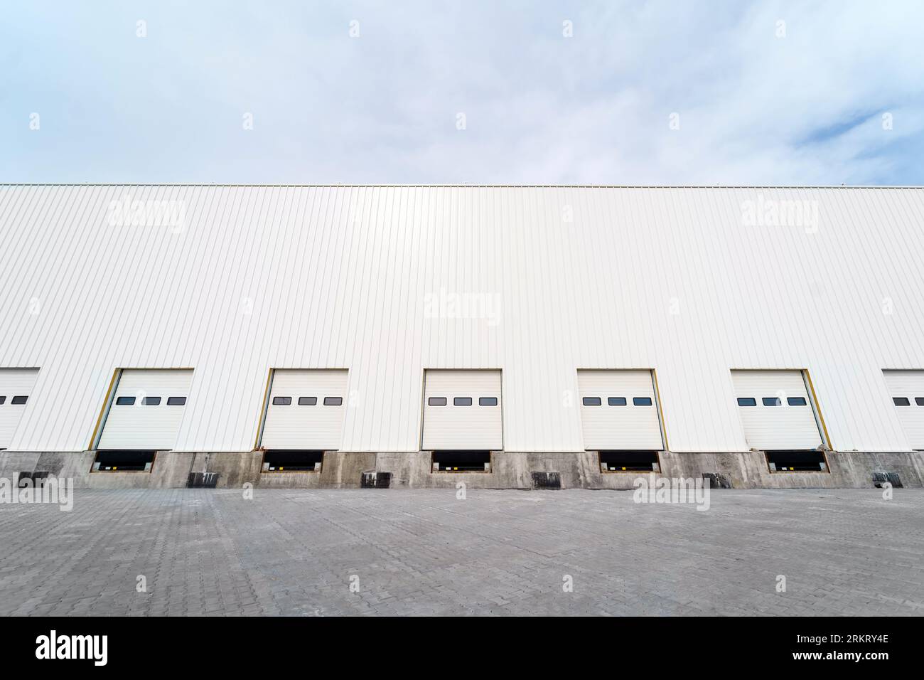 Warehouse ramp hi-res stock photography and images - Alamy