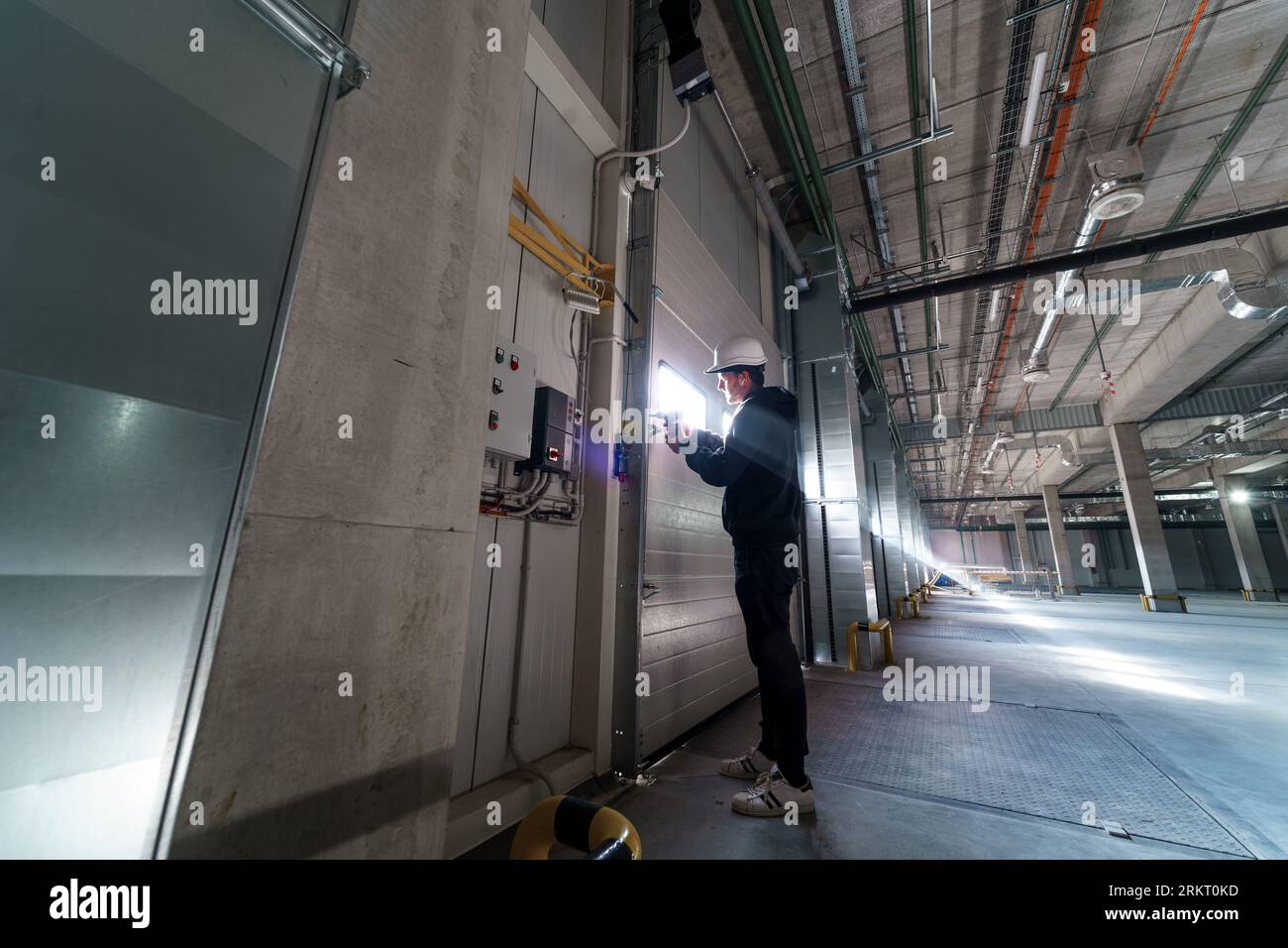 Loading automation system hi-res stock photography and images - Alamy