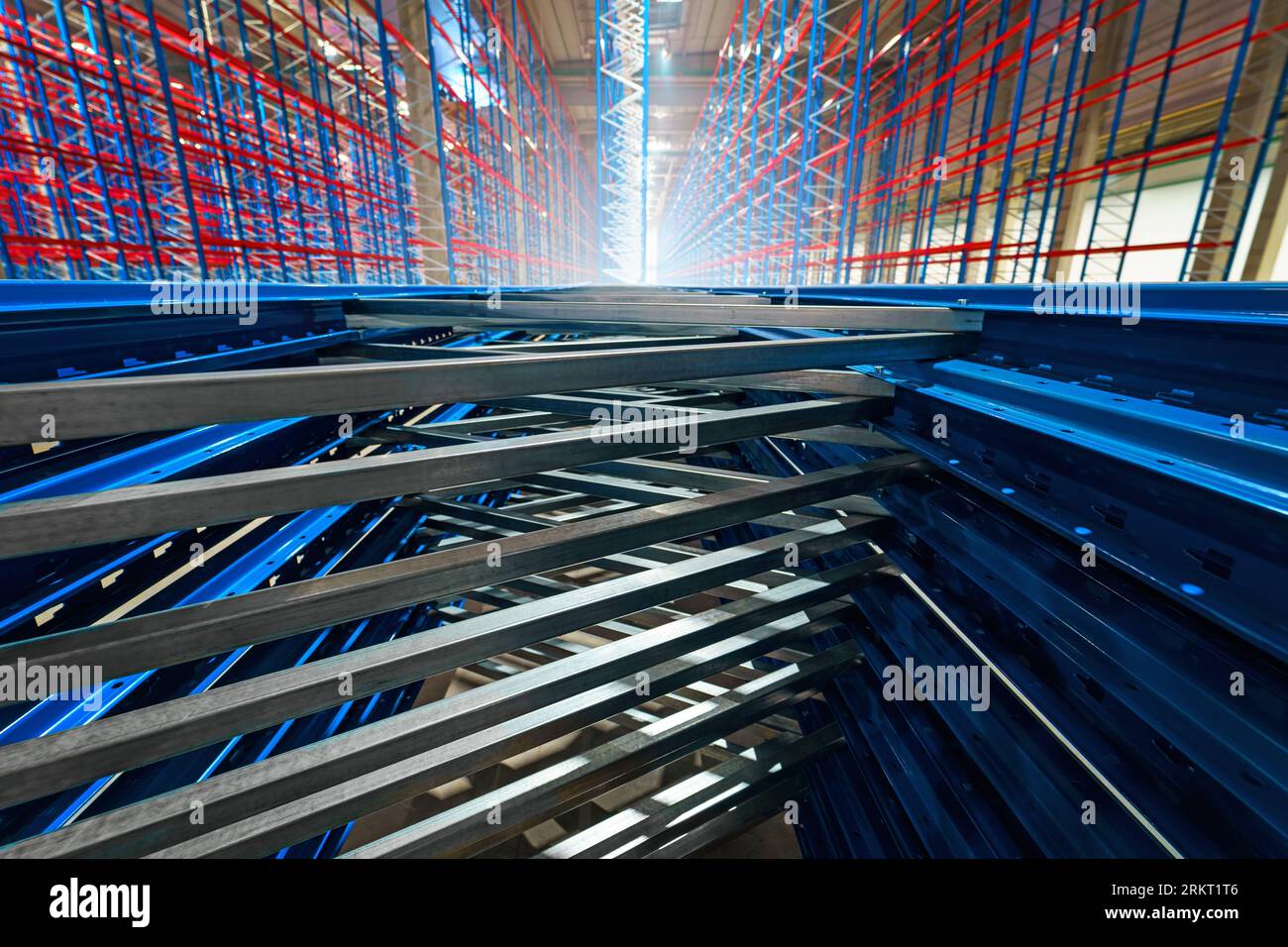 Building a huge warehouse with high racking Stock Photo - Alamy