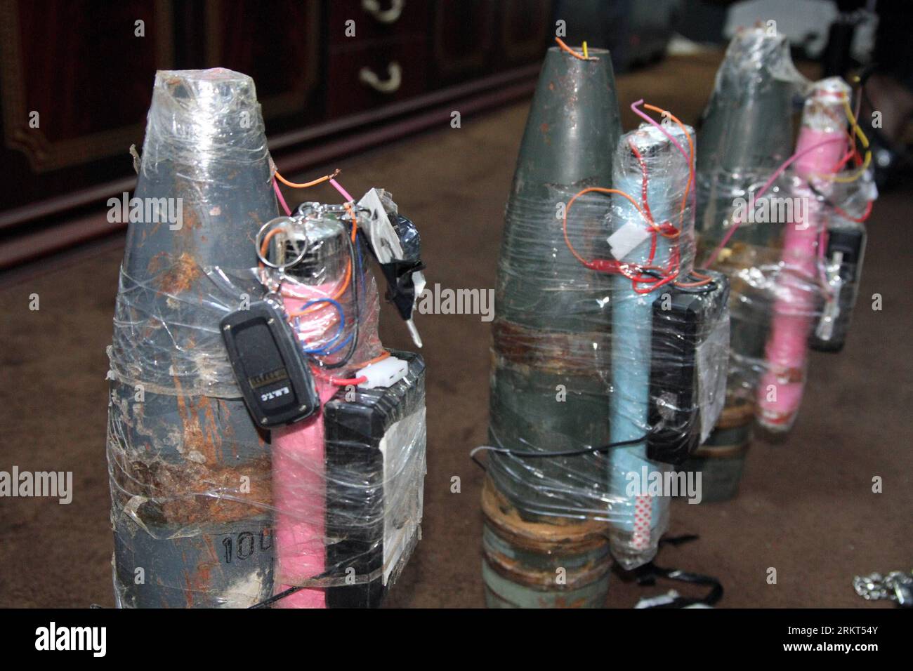 Artillery bombings hi-res stock photography and images - Alamy