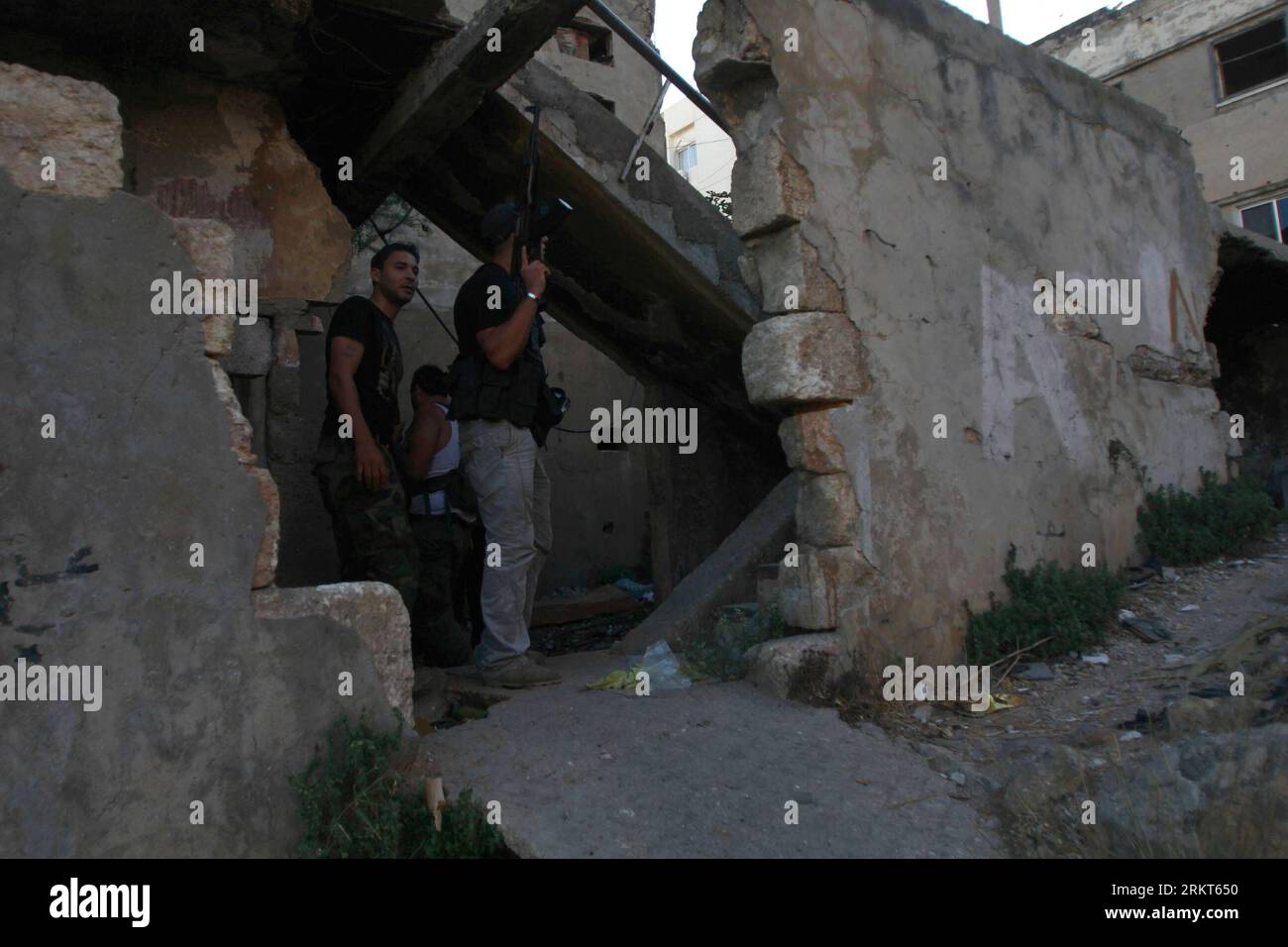 Take up position hi-res stock photography and images - Alamy