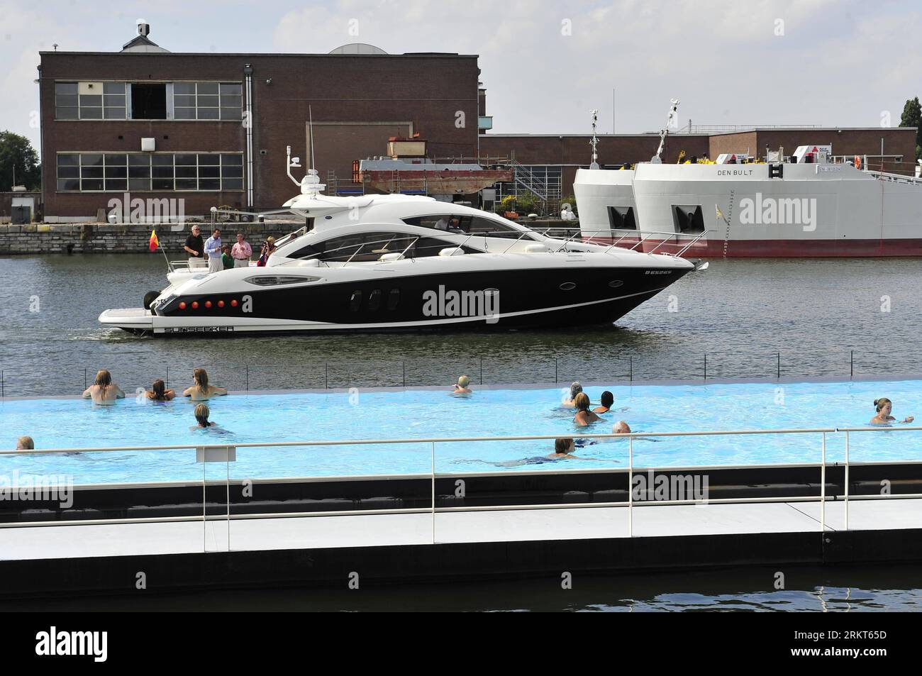 Badeschiff pool hi-res stock photography and images - Alamy
