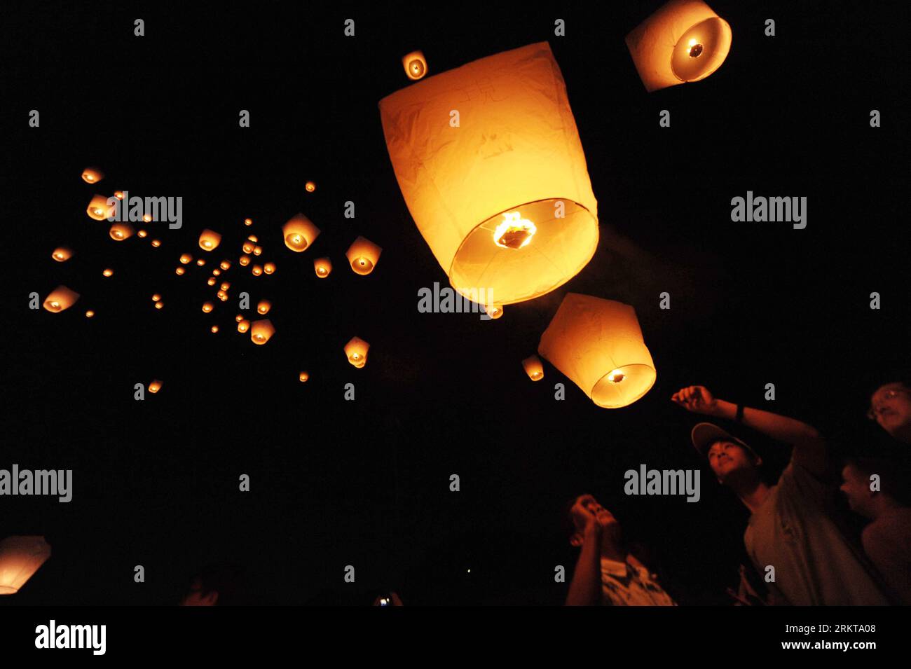 Feuerlaternen hi-res stock photography and images - Alamy