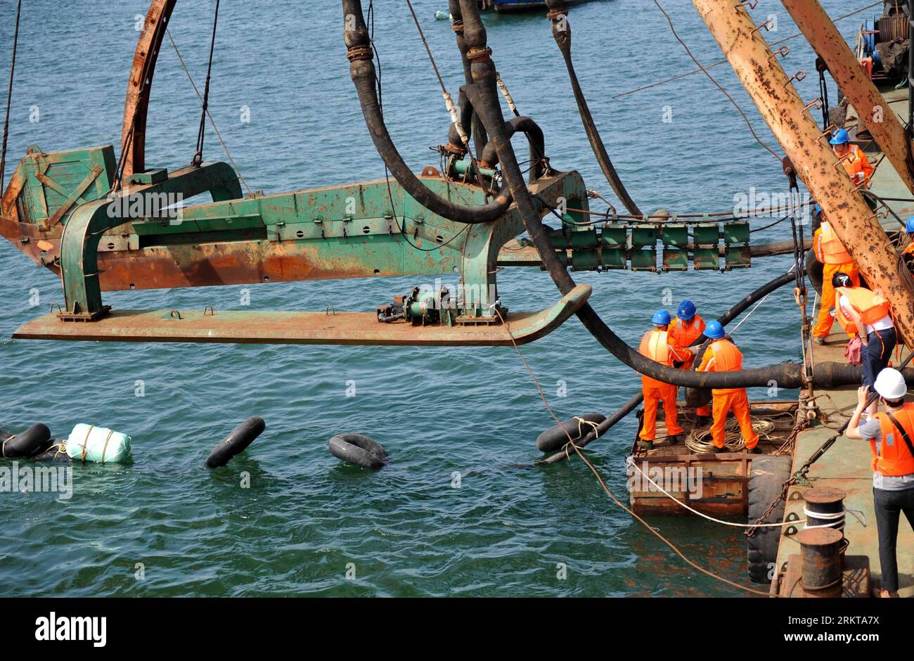 Cable laying machine hi-res stock photography and images - Alamy