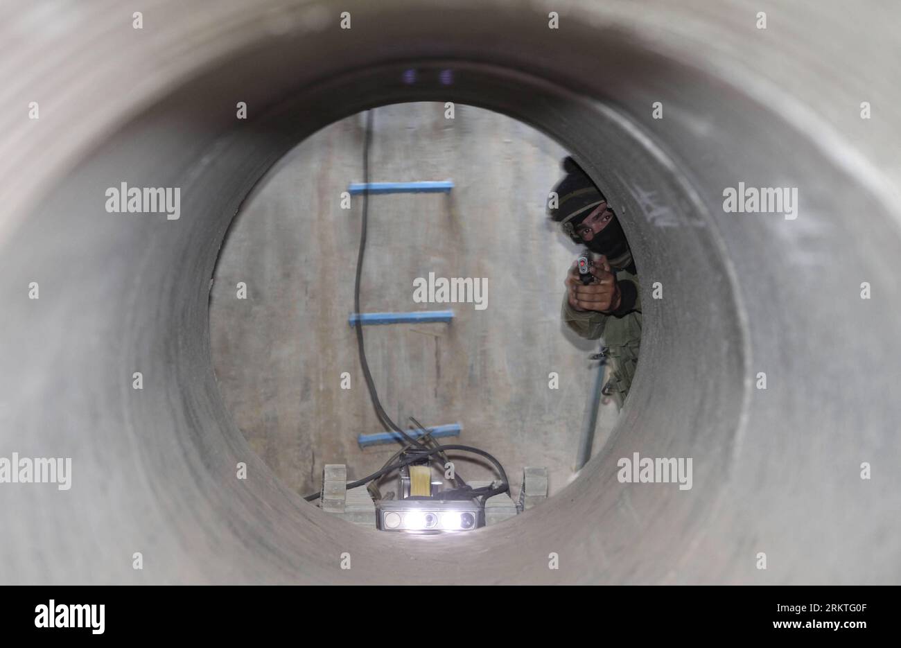 Yahalom training hi-res stock photography and images - Alamy