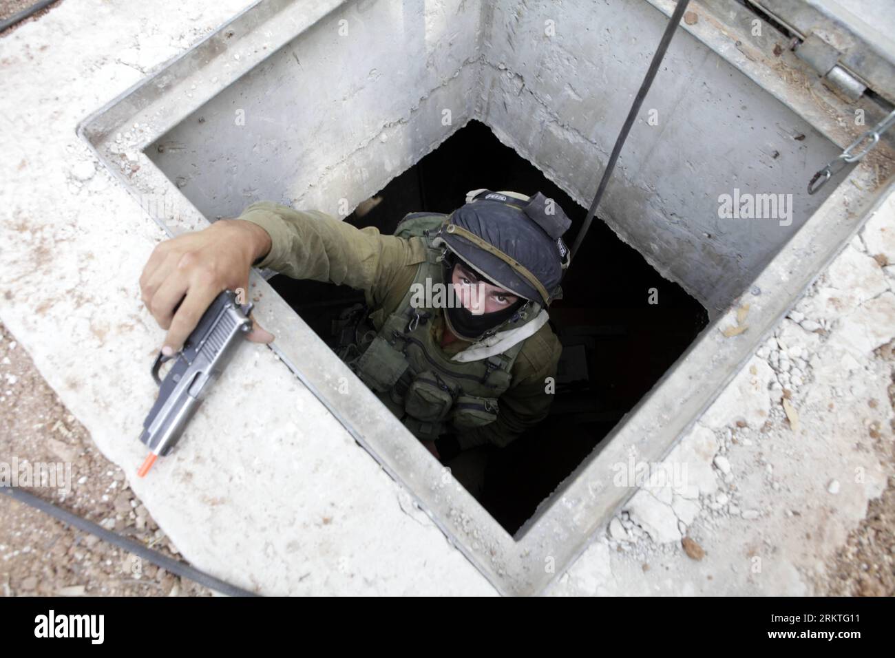 Yahalom training hi-res stock photography and images - Alamy