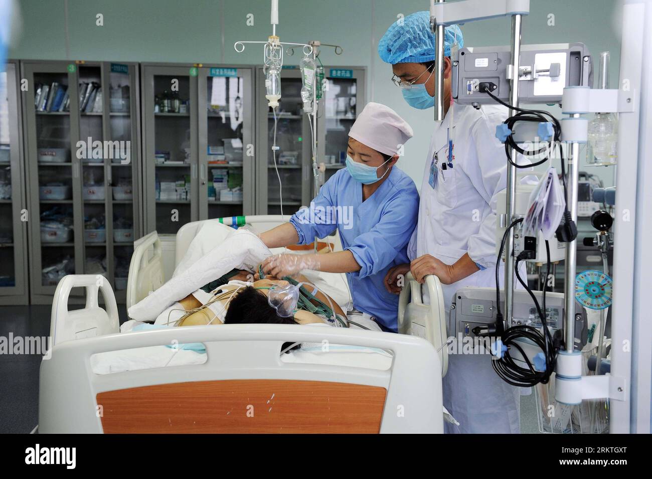 Hospital icu dead hi-res stock photography and images - Alamy