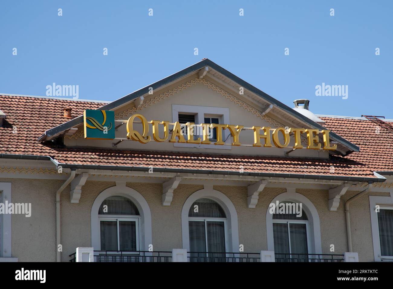 Bordeaux , France - 08 19 2023 : Quality Hotel logo facade and text sign brand on wall entrance ...