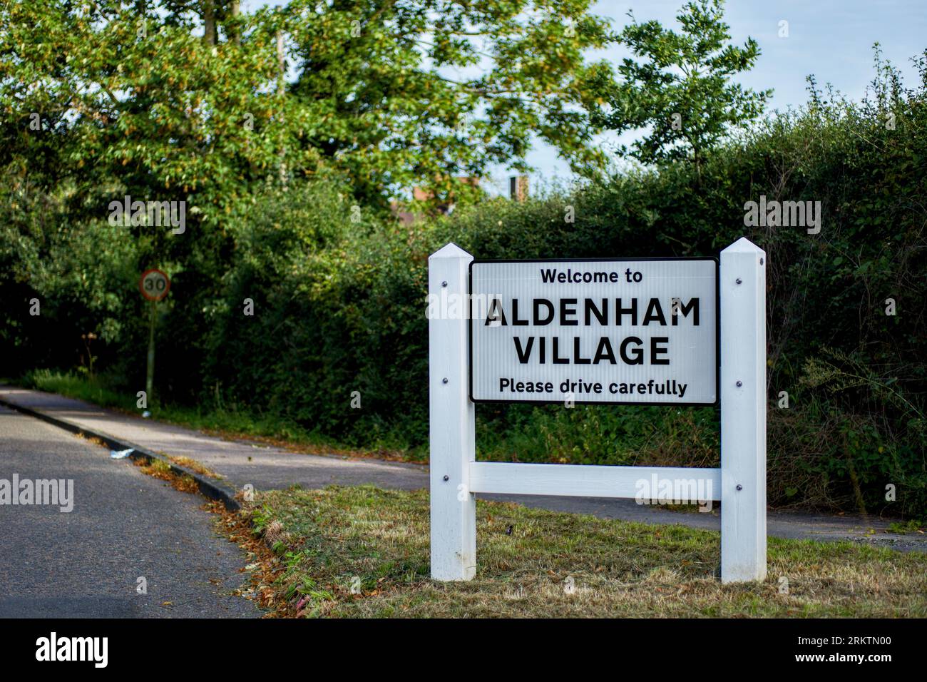 Rural road sign hi-res stock photography and images - Alamy