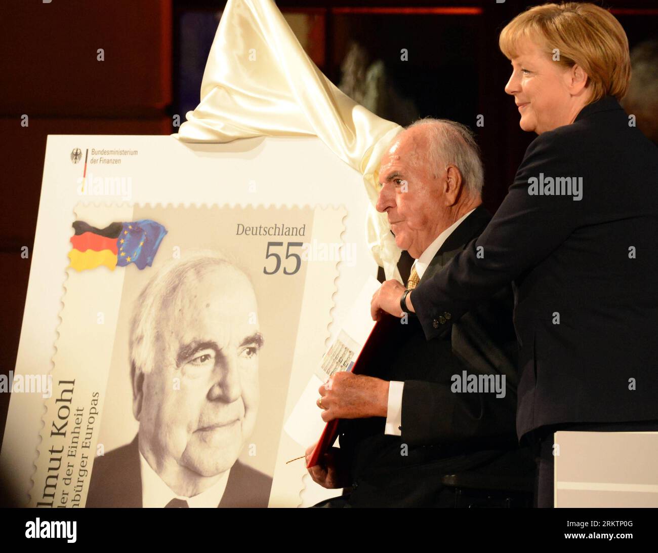 Briefmarke integration hi-res stock photography and images - Alamy