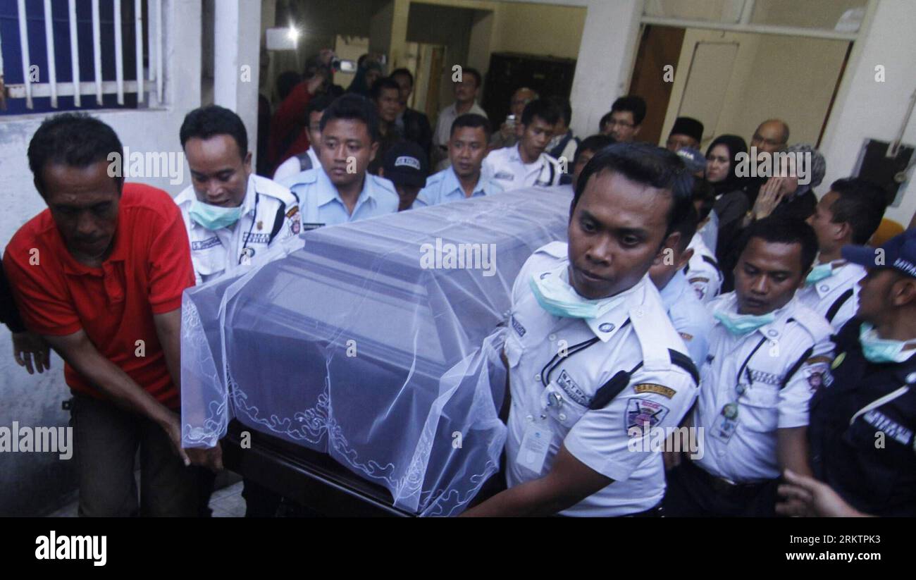 Dead pilot hi-res stock photography and images - Alamy