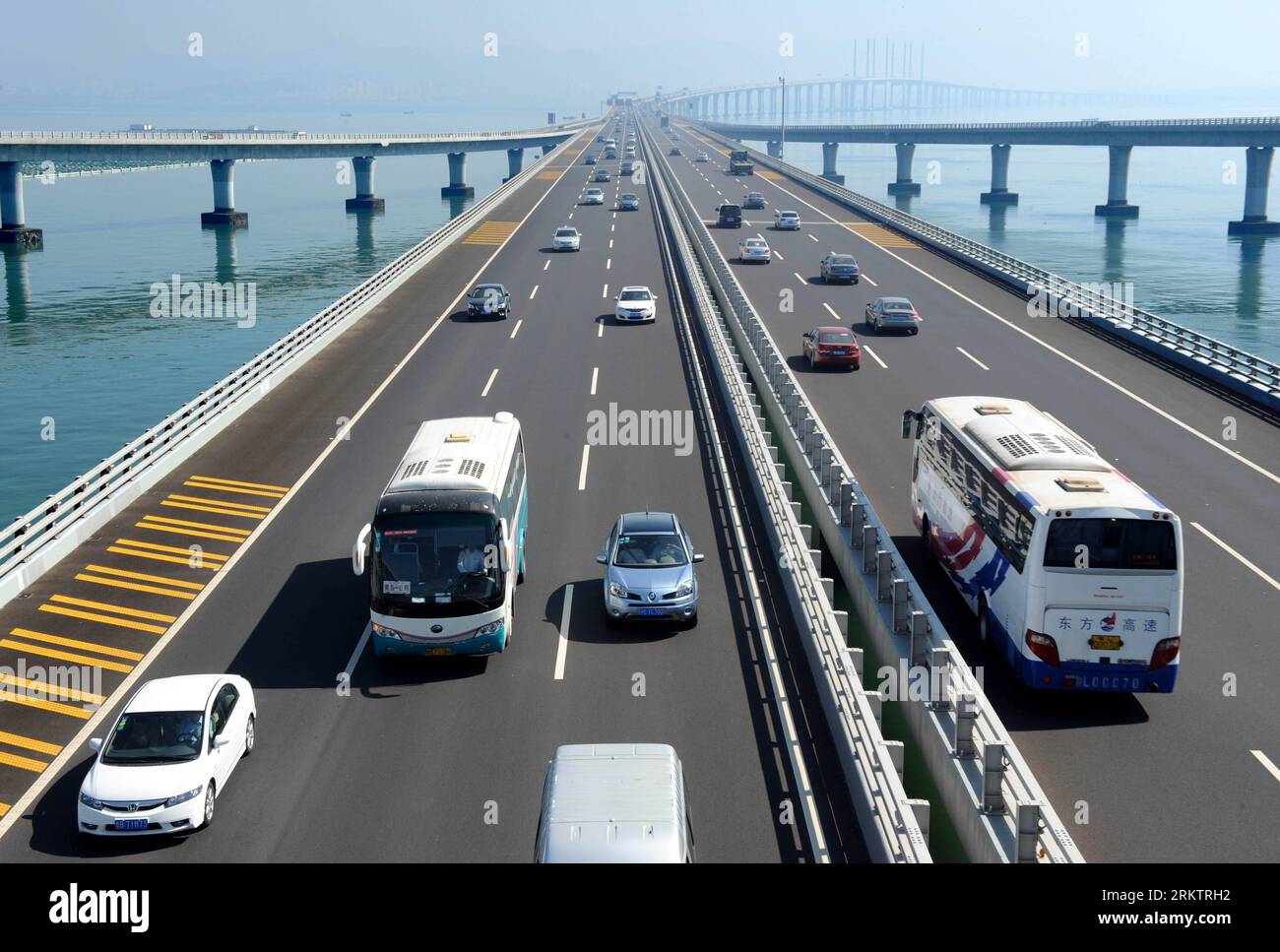 New expressway bridge across hi-res stock photography and images - Alamy