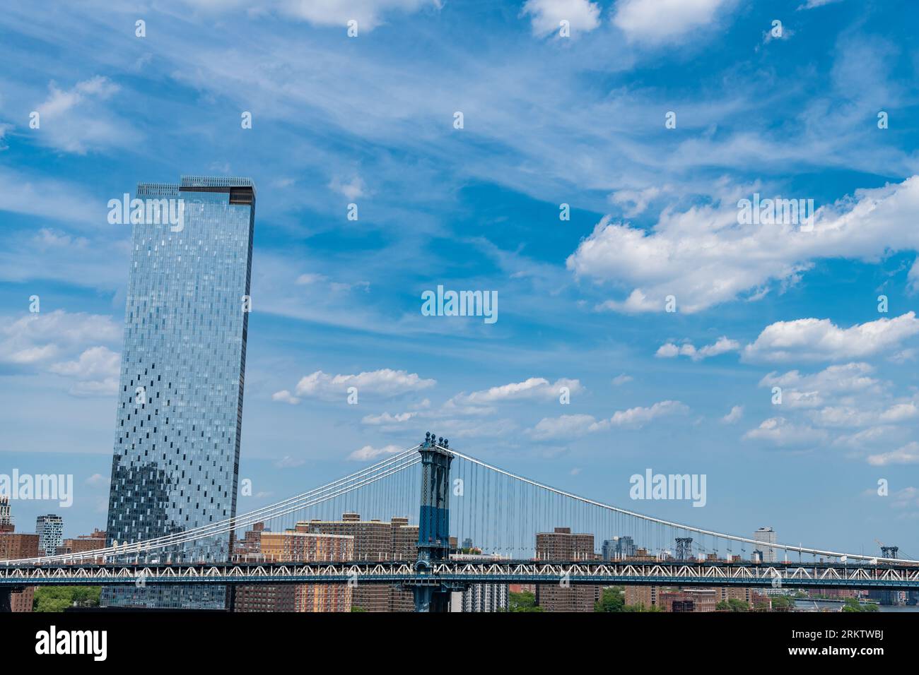 bridge connecting Lower Manhattan with Downtown Brooklyn. urban city ...
