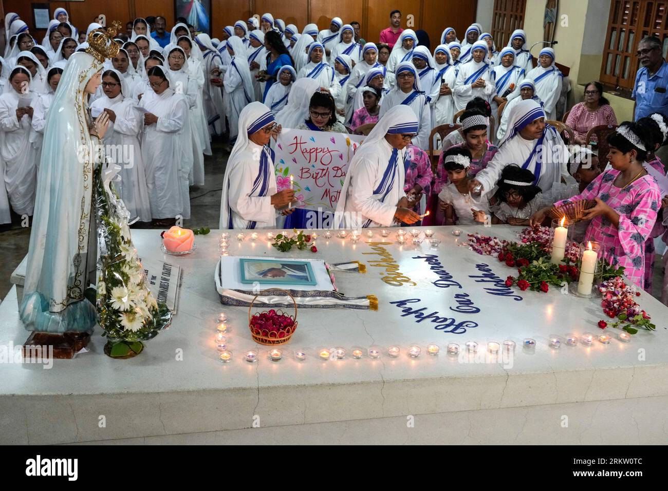 Catholic sisters, nuns and children from the destitute homes of the ...