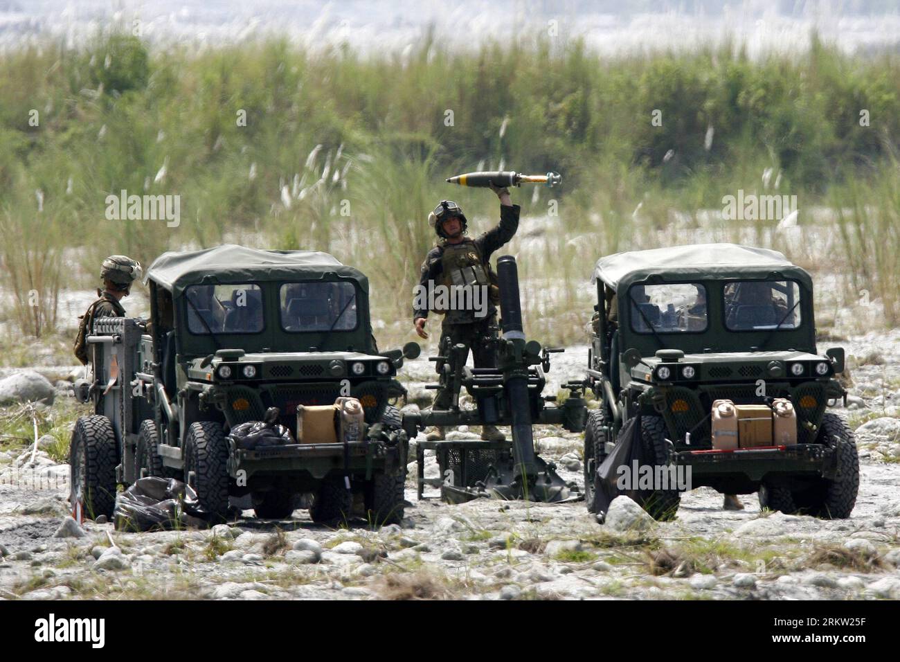 A 120mm mortar hi-res stock photography and images - Alamy