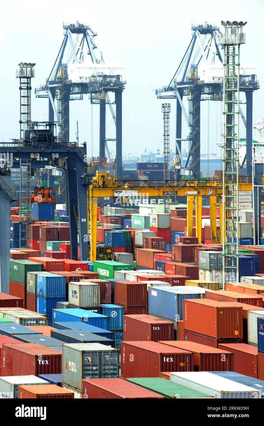 Jakarta international container terminal hi-res stock photography and ...