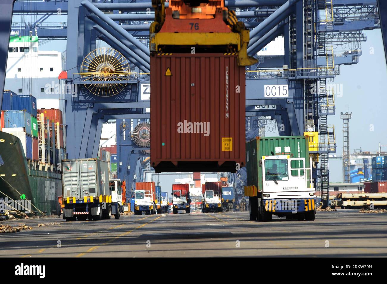 Jakarta international container terminal hi-res stock photography and ...